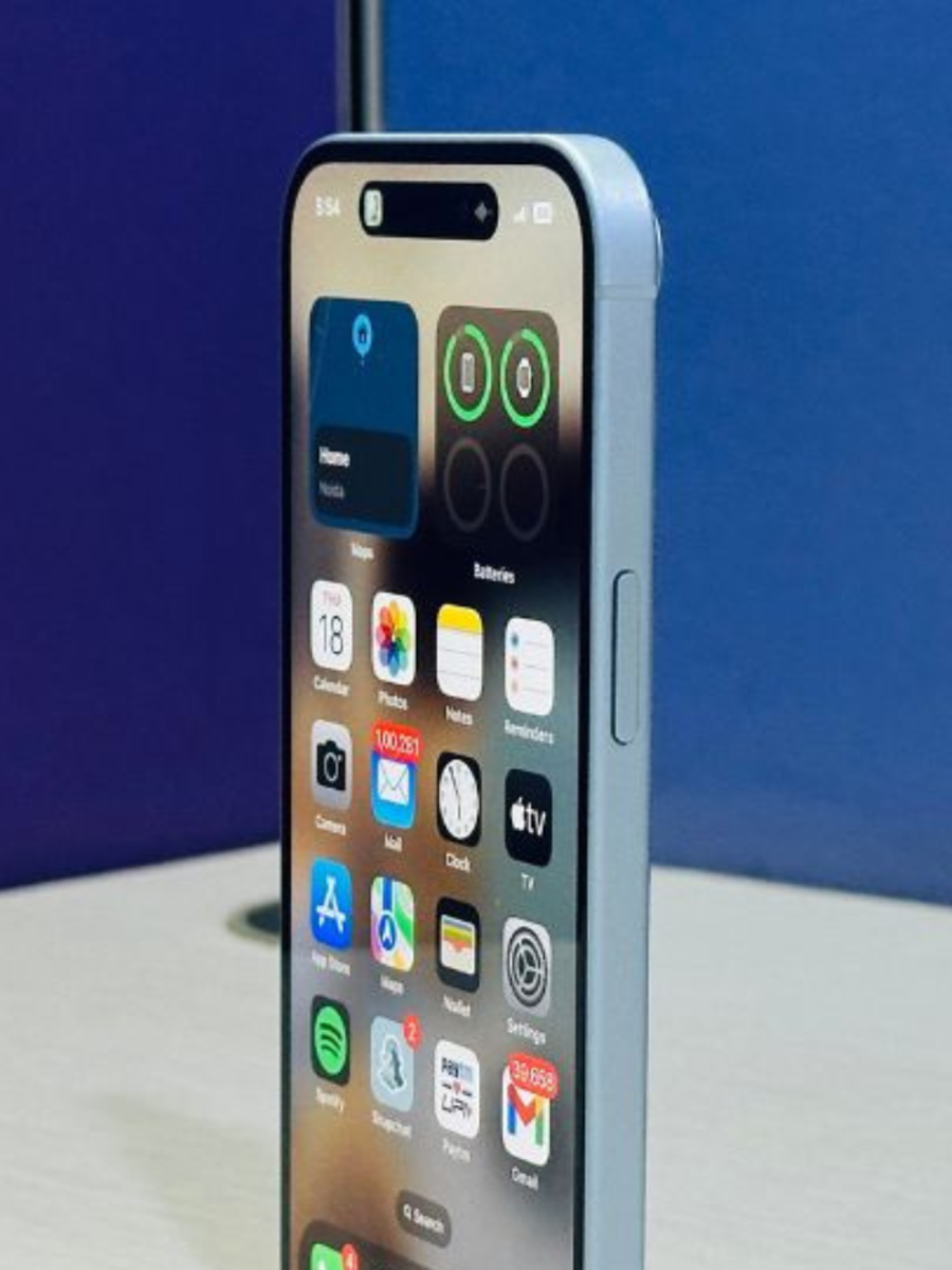 iOS 18 To Arrive With These 6 Major Upgrades : AI, Cloud, Siri update, Design, Home screen ...