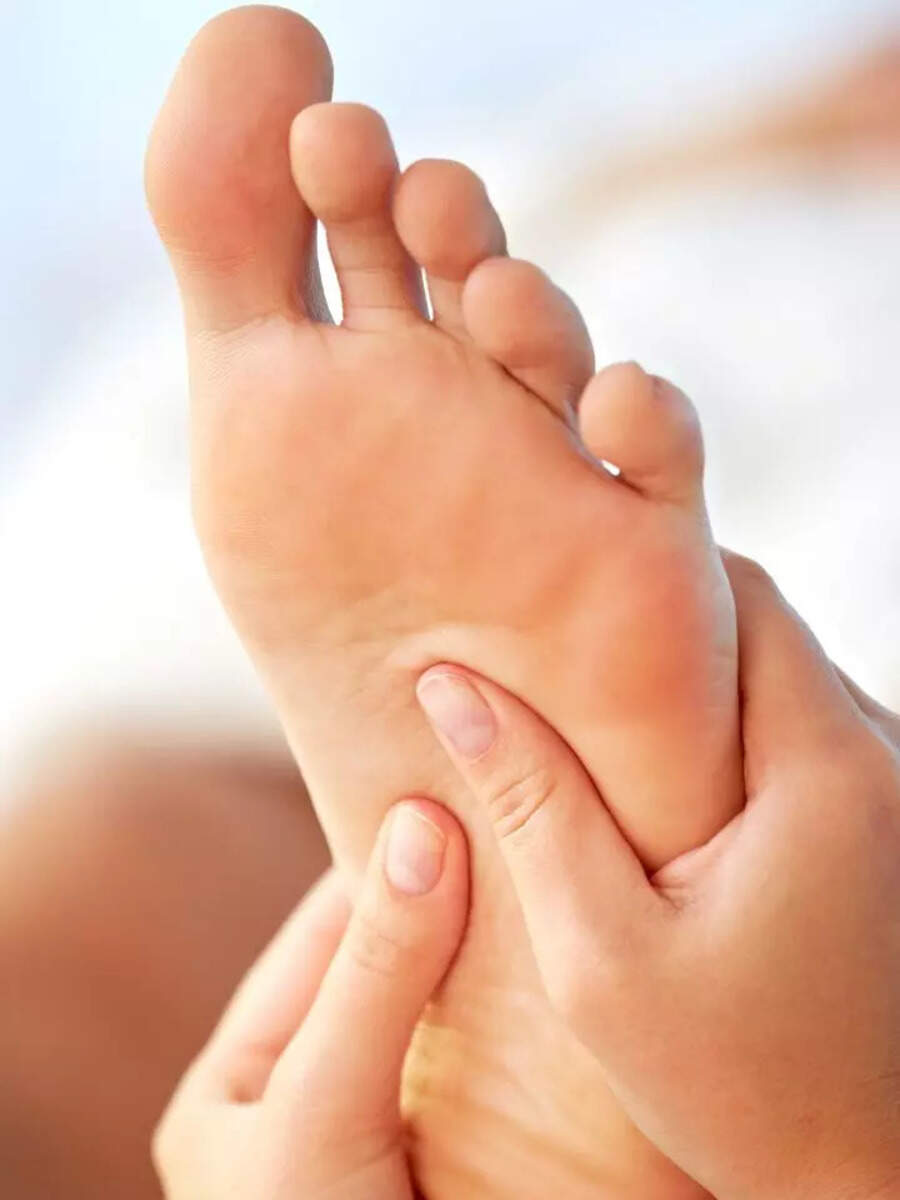 8 Ayurvedic Home Remedies For Burning Feet | Times Now