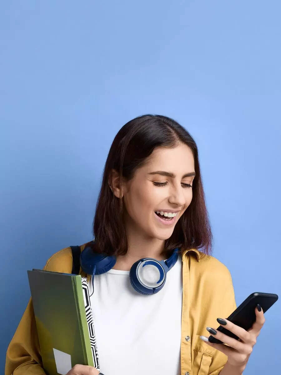 Off to College? Must-Have Gadgets and Essentials for Your Classroom Fun ...