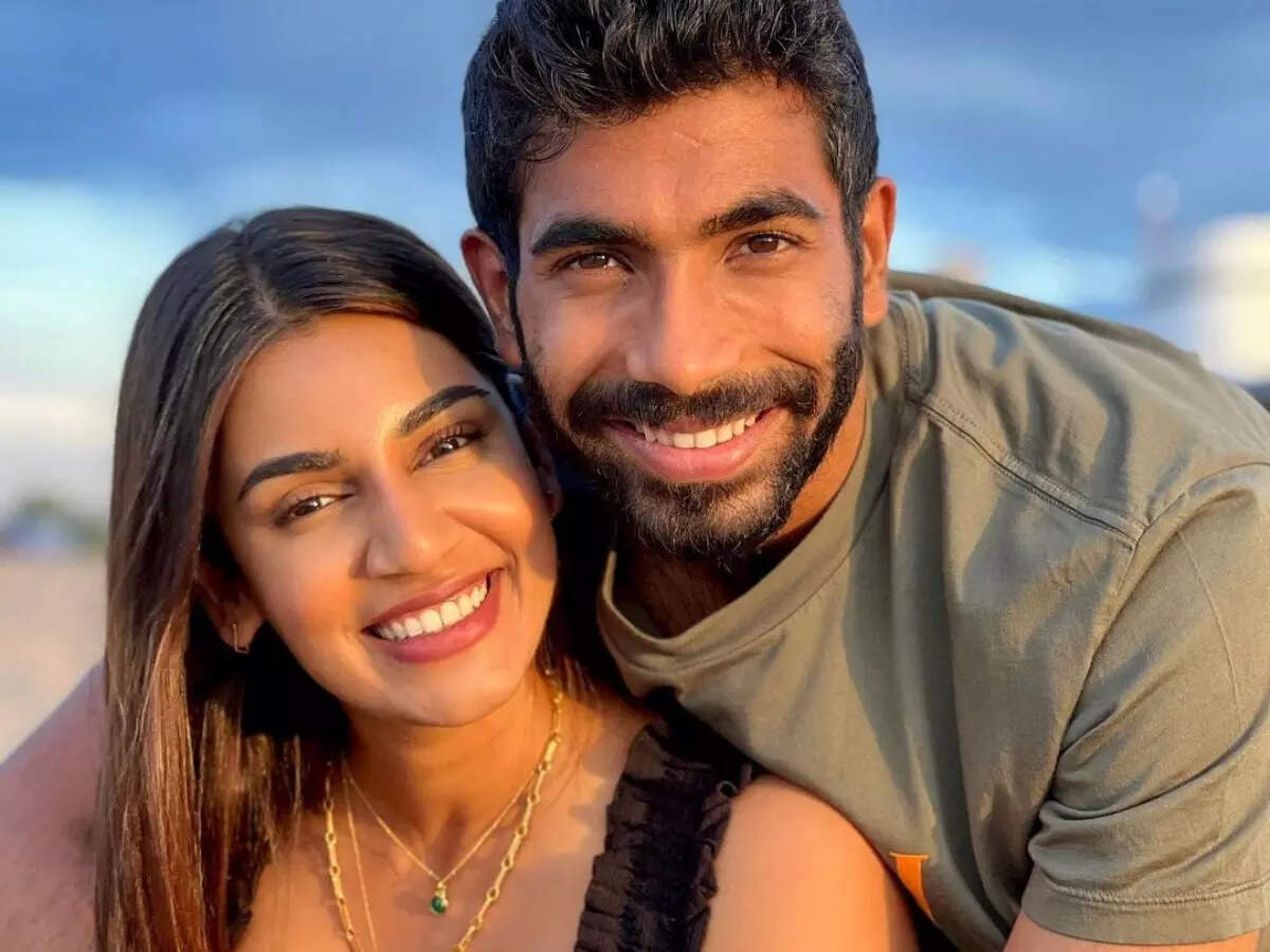 Sanjana Ganesan's sweet exchange with Jasprit Bumrah during the T20 World Cup match goes viral!