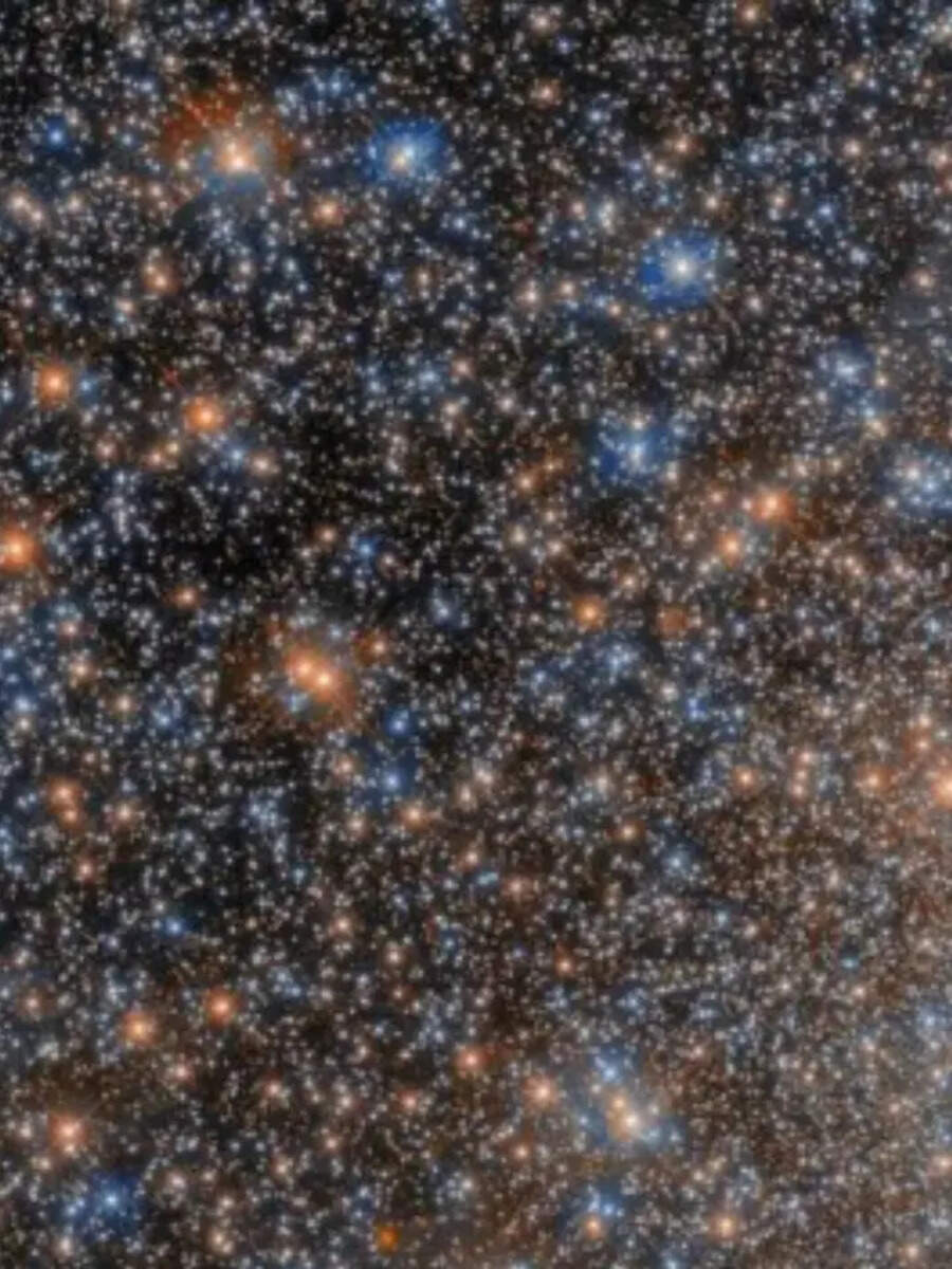 Deep Space में चमक रहे अनोखे तारे; देखें NASA की रोचक तस्वीरें | Times ...