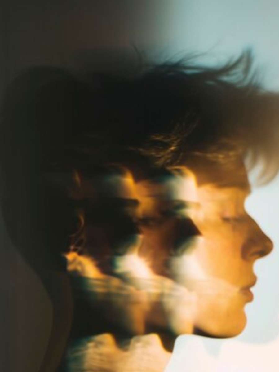 These Body Language Signs Will Prove If He Is Jealous and Hiding It ...