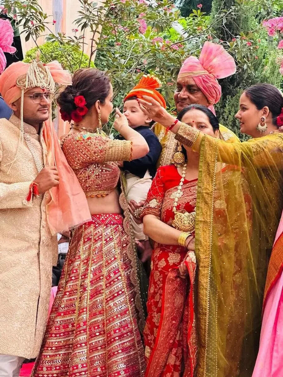 Amid Ambani Wedding, Kangana Ranaut Focuses On Ghar Ki Shaadi. Shares ...