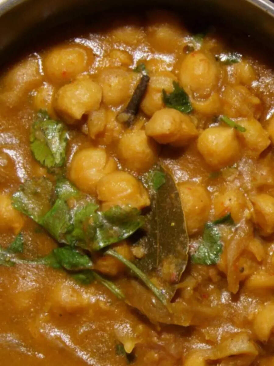 Lahori Chikkar Channay Recipe: Vegan Chickpea Street Food From ...