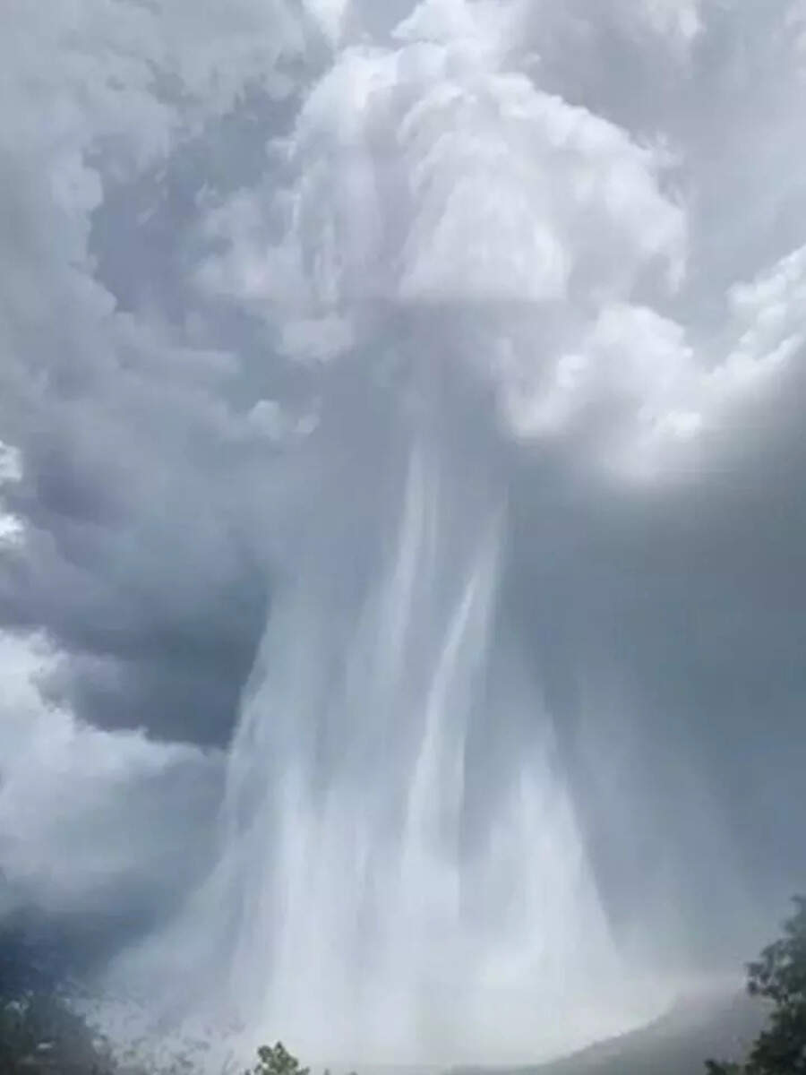 how clouds burst occurs badal kaise fatata hai know badal fatne ka ...