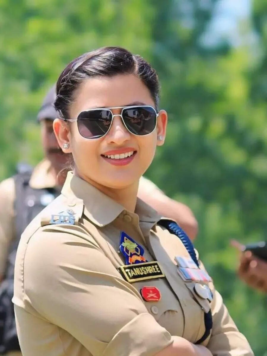 Success Story of IPS Tanu Shree Cracked UPSC After Marriage Tanu Shree ...