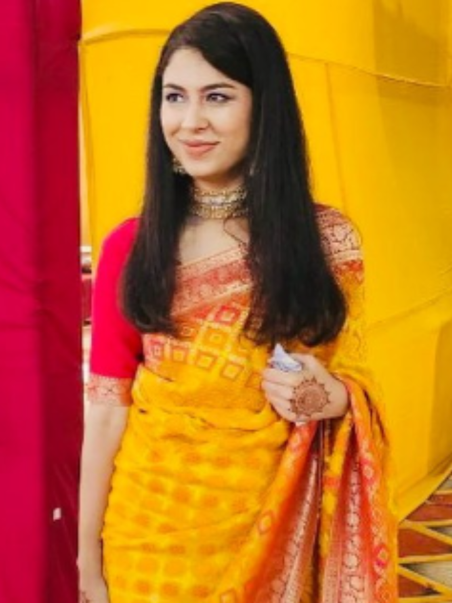 IAS Ananya Singh Biography: 22 Years Old UPSC Topper Cracked UPSC in first Attempt, Check Her ...