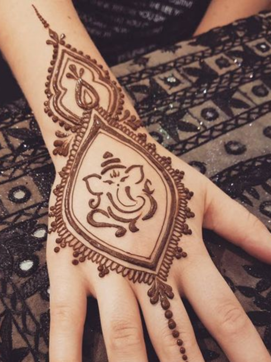 Ganesh Chaturthi 2024: Apply The Latest Designs Of Mehndi On This Day ...