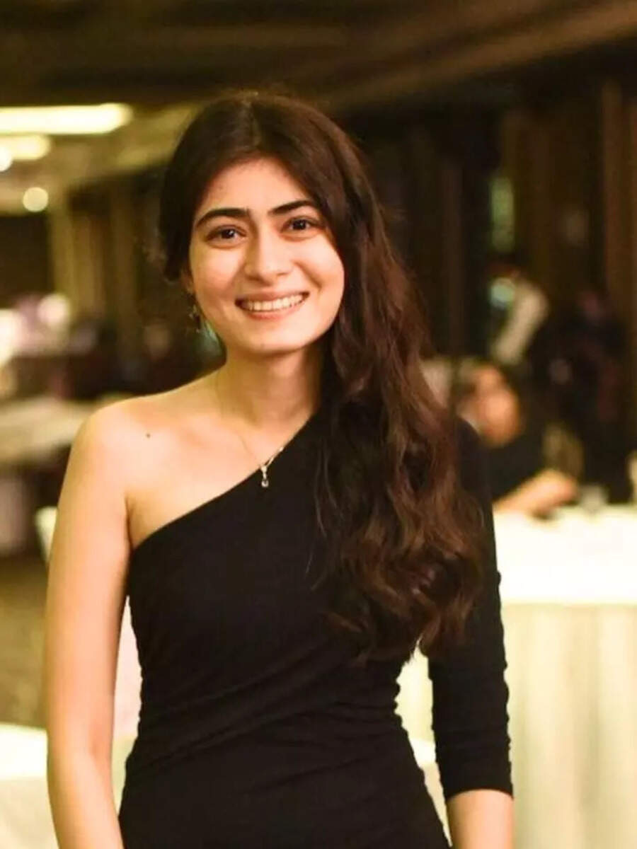 Success Story of IRS Manika Gupta Singer Cracked UPSC without Coaching ...