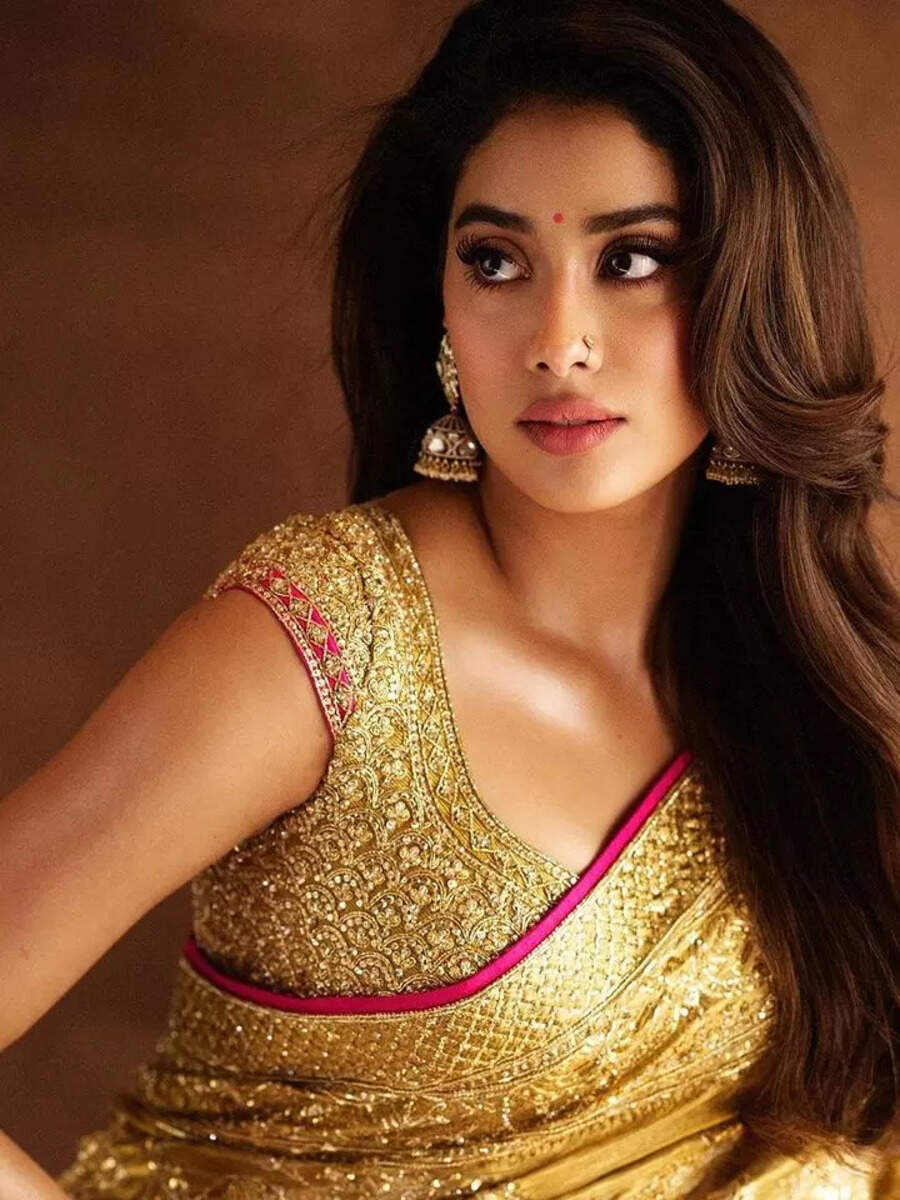 'Thangam' Janhvi Kapoor Looks Breathtaking At Devara: Part 1 Trailer ...