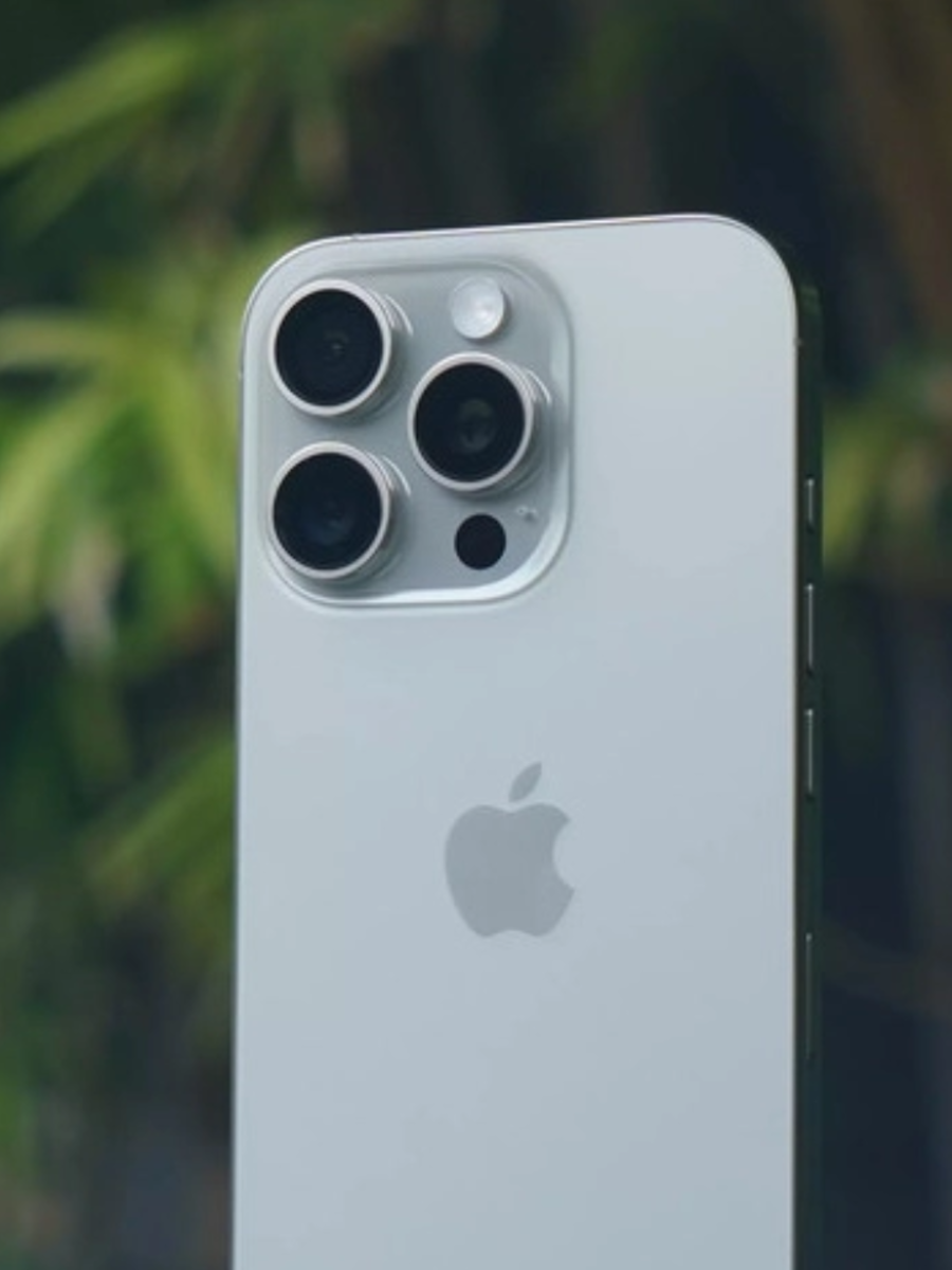 5 Best Phones That Can Compete With iPhone 16 Pro Max: Samsung Galaxy ...