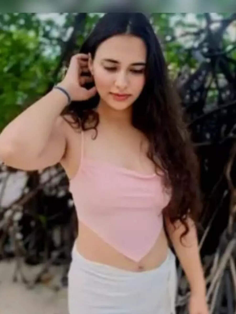 Aashna Chaudhary success story she became IPS in her 3rd attempt without coaching Know how many ...