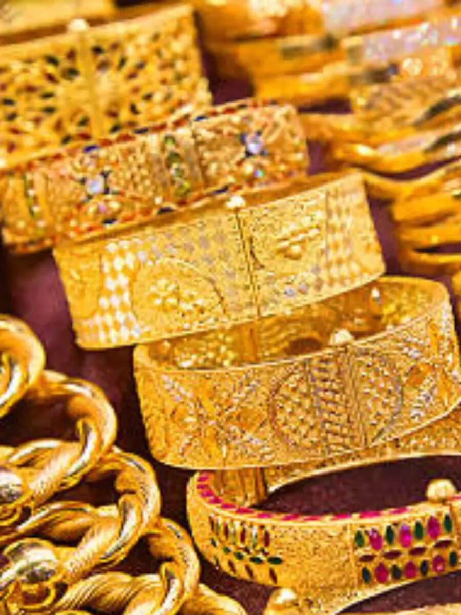 Gold Purity: Planning to gift jewellery on Karva Chauth 2024? 9 ...