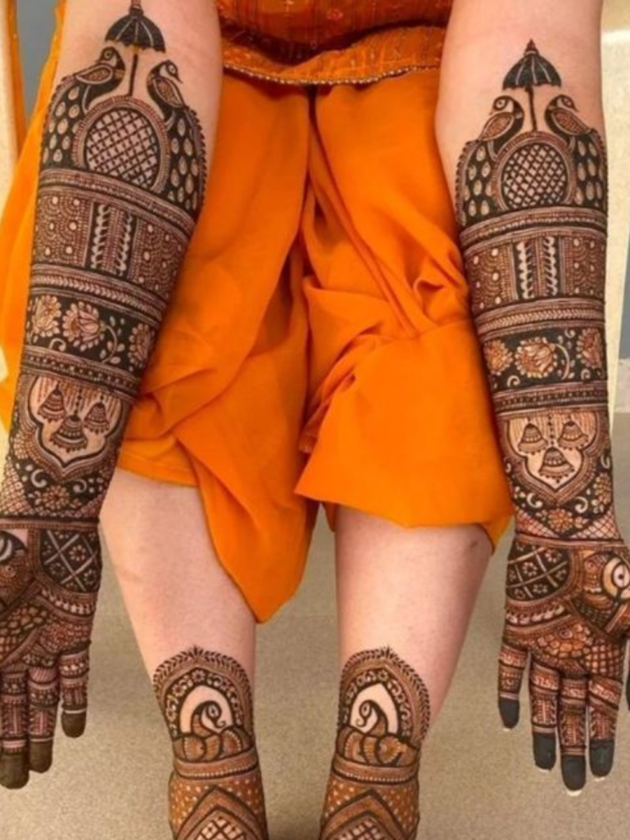 Beautiful Diwali Mehendi For Newlywed Brides Celebrating Their First ...