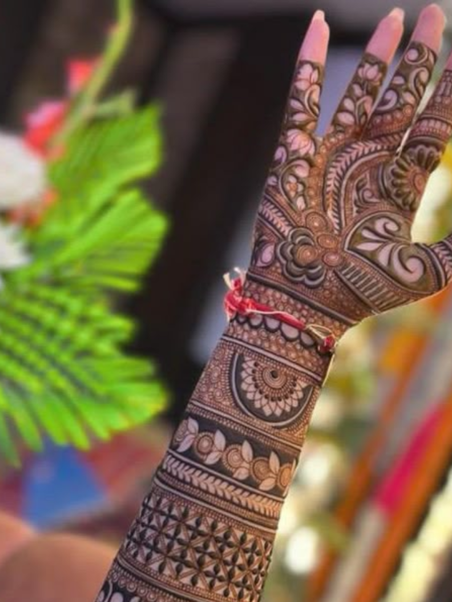 Simple Front And Back Hand Diwali Mehendi Designs | Times Now