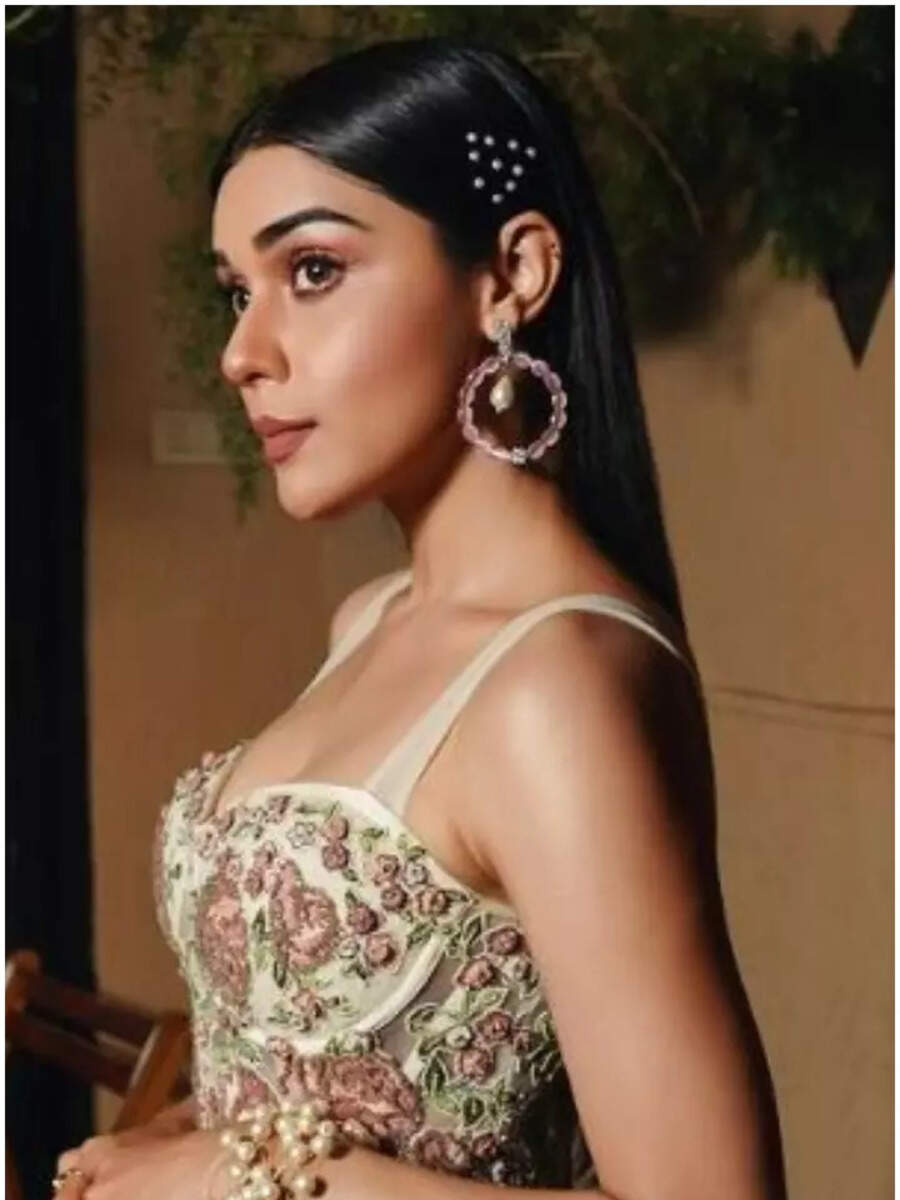 10 Best Looks Of Bigg Boss 18's Eisha Singh | Times Now