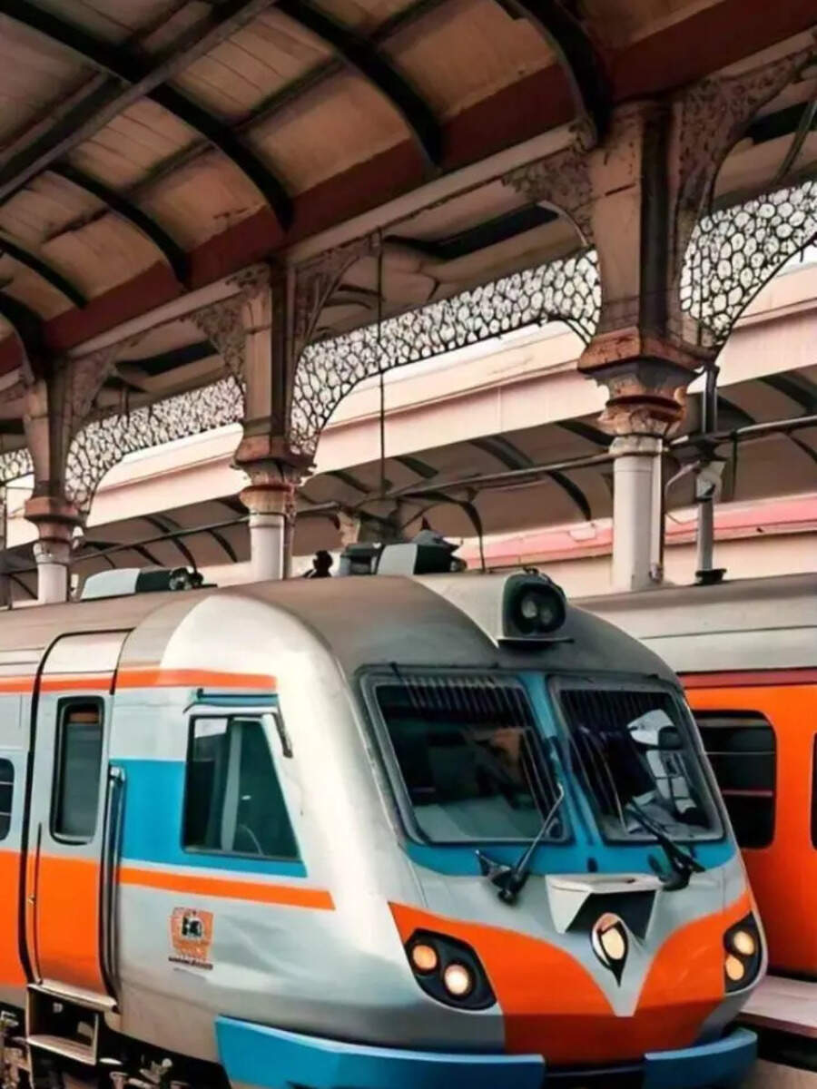 Indias special train whose path cannot be stopped by any vip or vvip ...