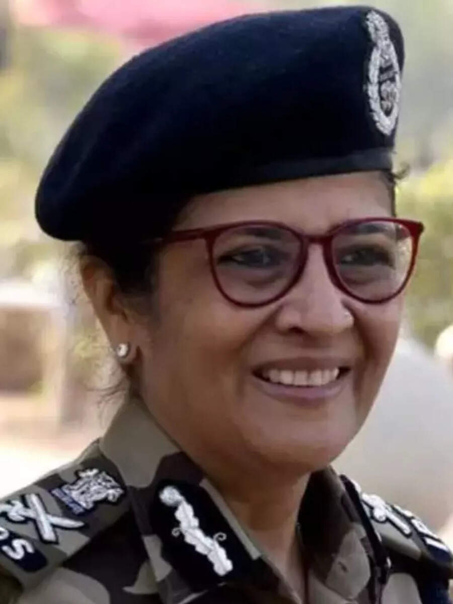 What is CISF Full Form Tell Than Called Topper- क्या होता है CISF का ...