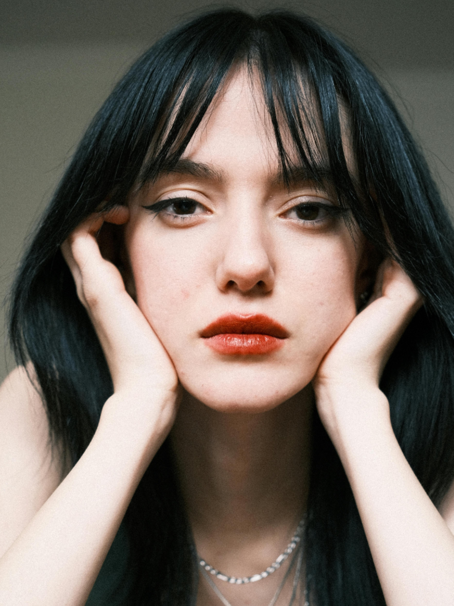 DIY Curtain Bangs: Follow These 9 Steps To Get The Perfect Haircut At ...
