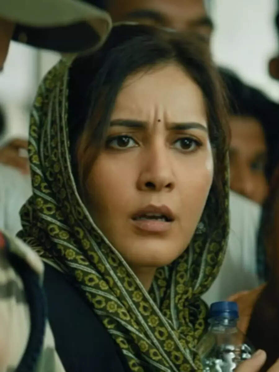 Bollywood's Fierce On-Screen Journalists: Kareena Kapoor To Raashii ...