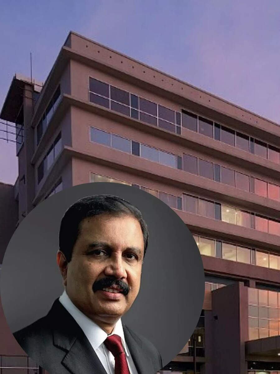 aster dm healthcare founder azad moopen success story, What is the ...