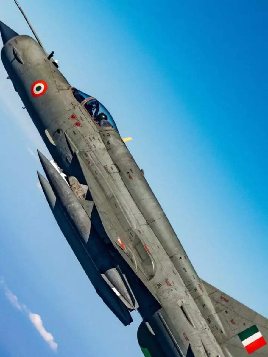 इस फाइटर प्लेन को कहा जाता है 'The Flying Coffin', कई पायलट्स की ले ...