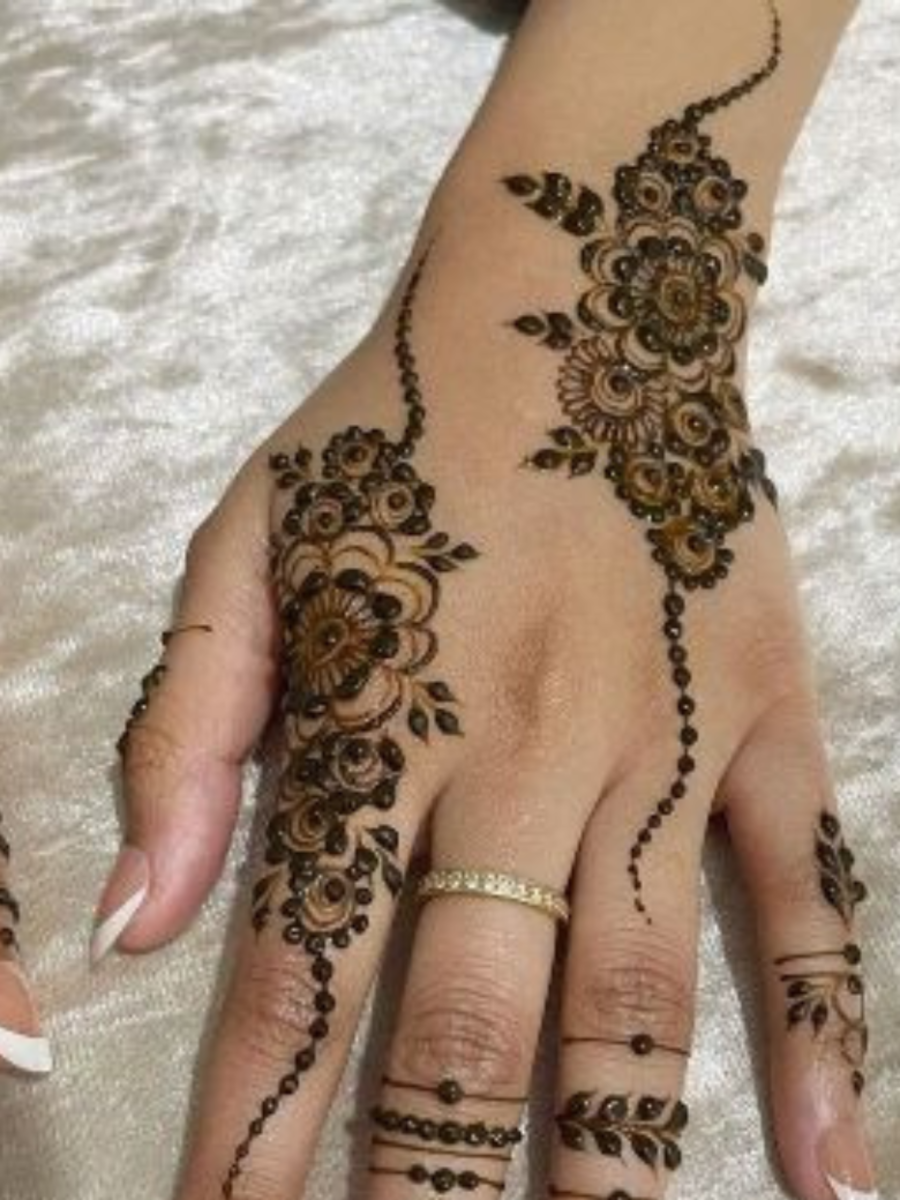 Christmas Mehndi Designs 2025: New Trending Mehndi Designs | Times Now