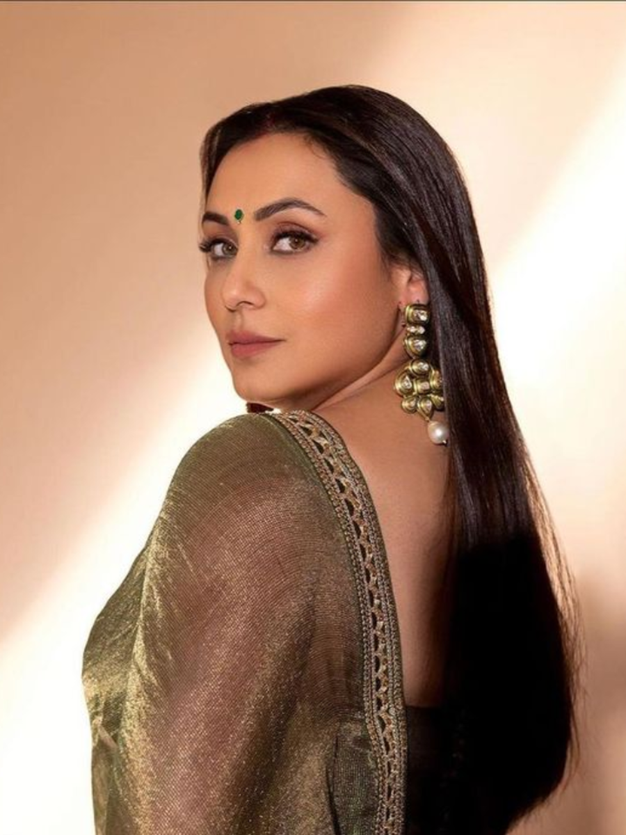 Rani Mukherjee Inspired Blouses For Women Over 40s | Times Now