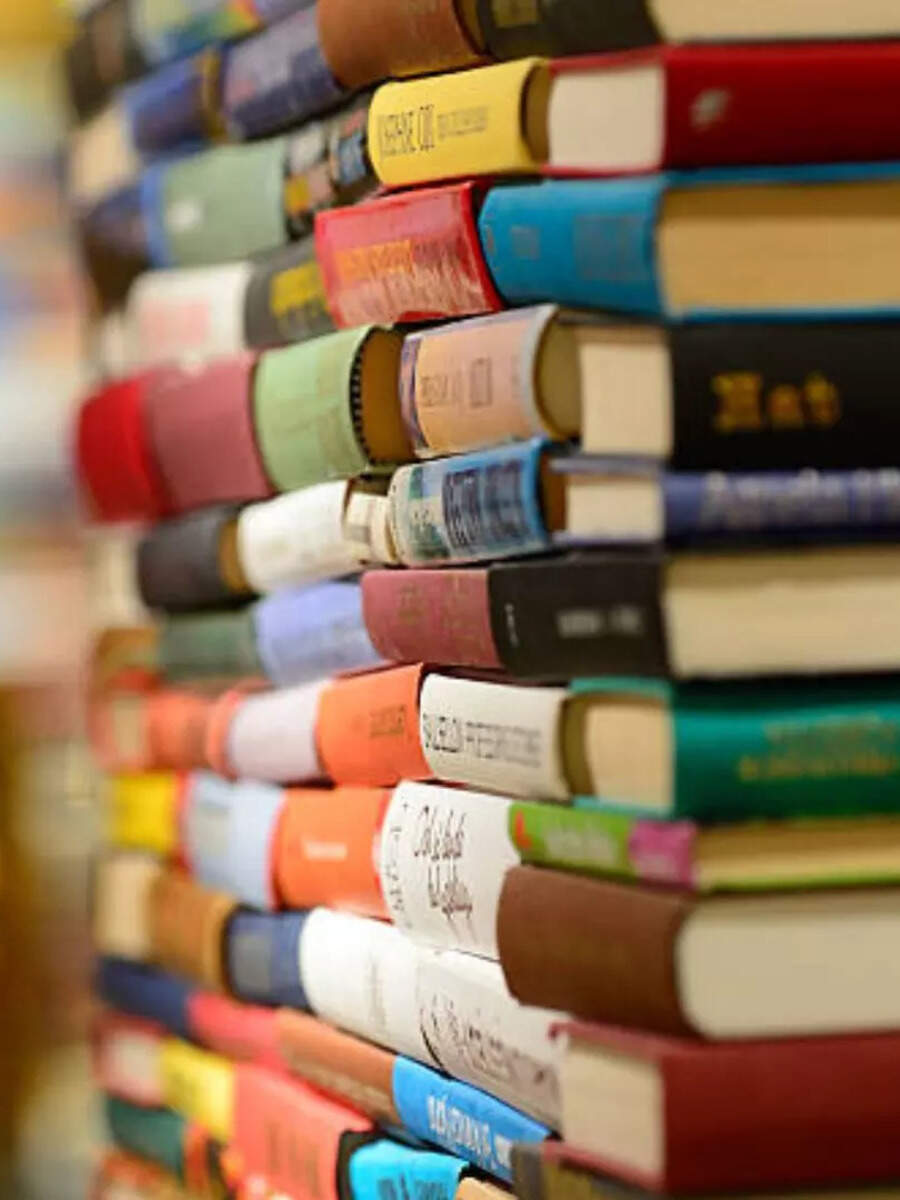 Hindi Diwas 2025: Your bookshelf MUST HAVE THESE Hindi books | ET Now