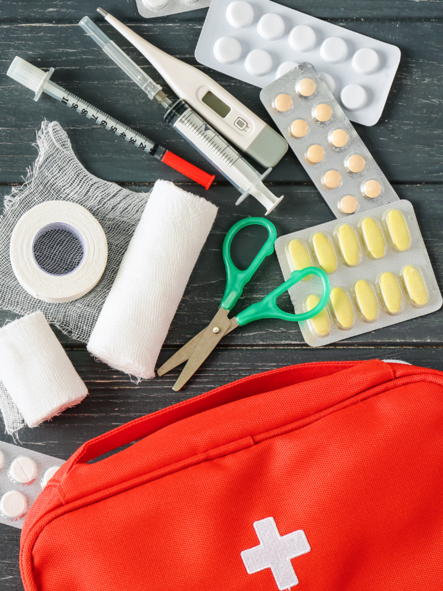 Always Carry These 10 Essentials In Your Emergency Kit | Health and Me