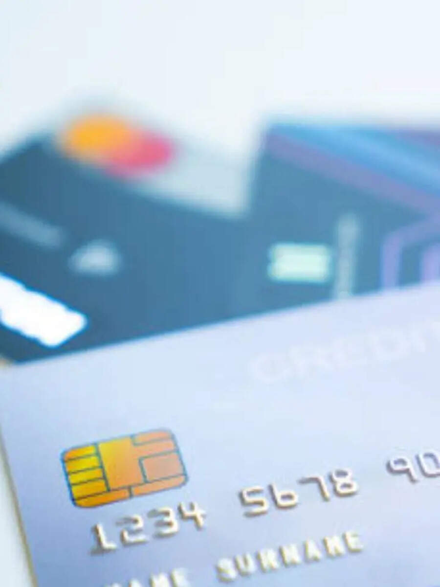 Optical Illusion: Credit Card - A financial tool! Spot the correct one ...