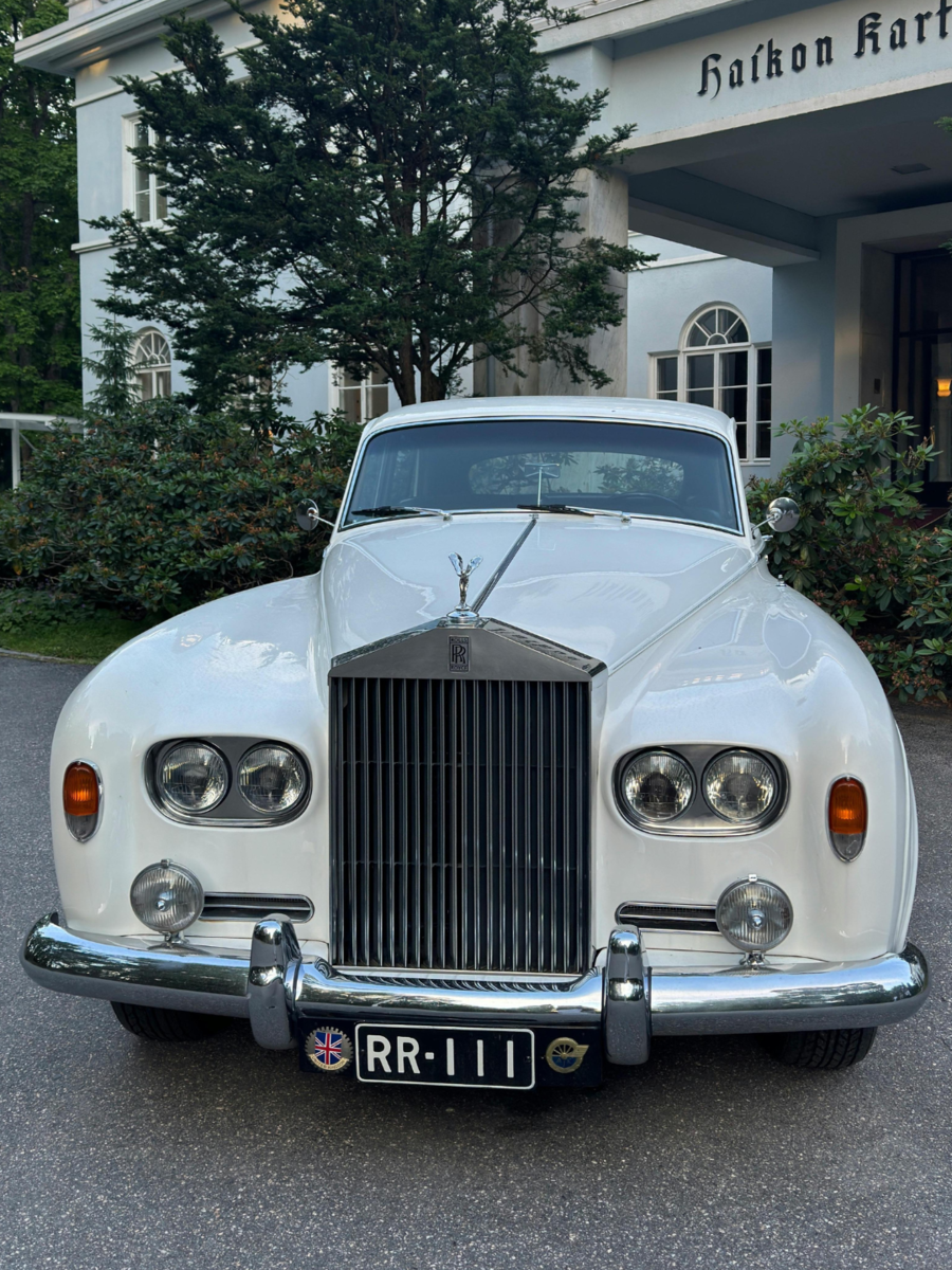 5 Luxury Cars Purchased Recently By Bollywood Celebrities: Rolls-Royce ...