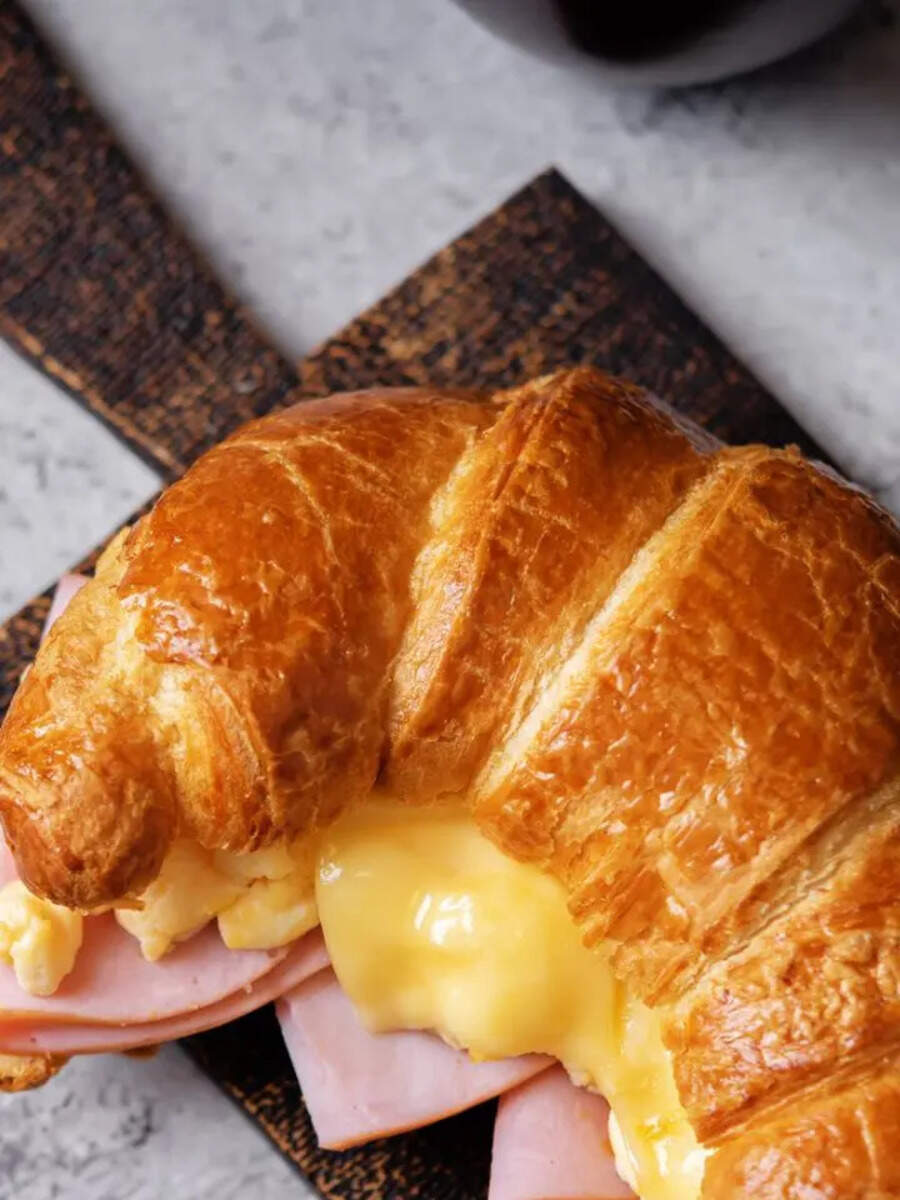 How To Make Salami And Cheese "Prashant' Croissant Sandwich | Times Now