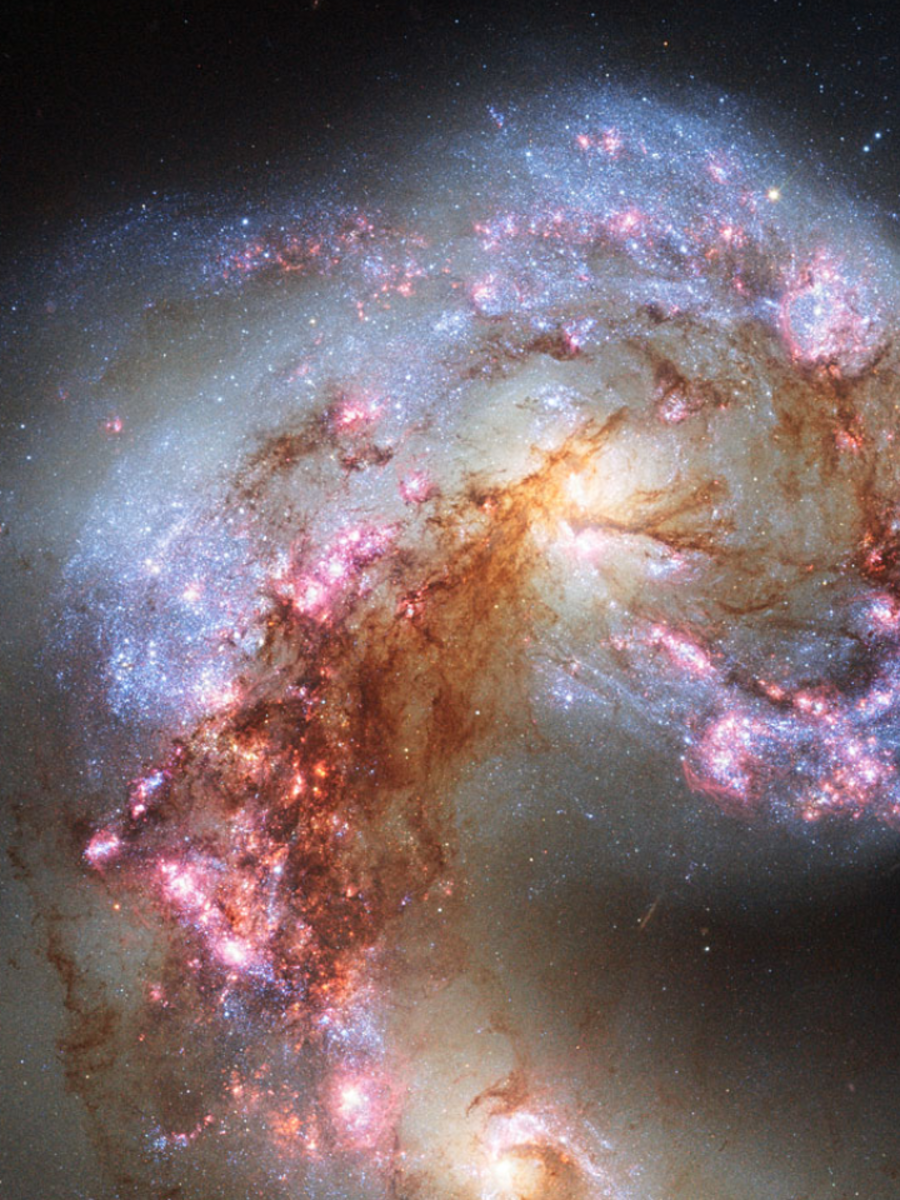 7 Very Beautiful Pictures Of Spiral Galaxies Captured By NASA Hubble ...