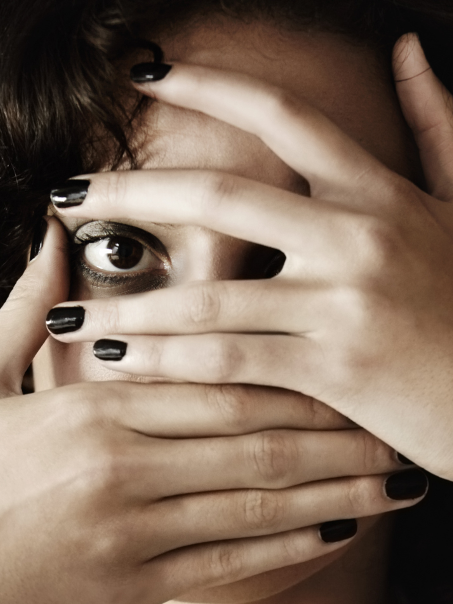 How Pretty Privilege Can Damage Others' Self-Esteem, According to ...