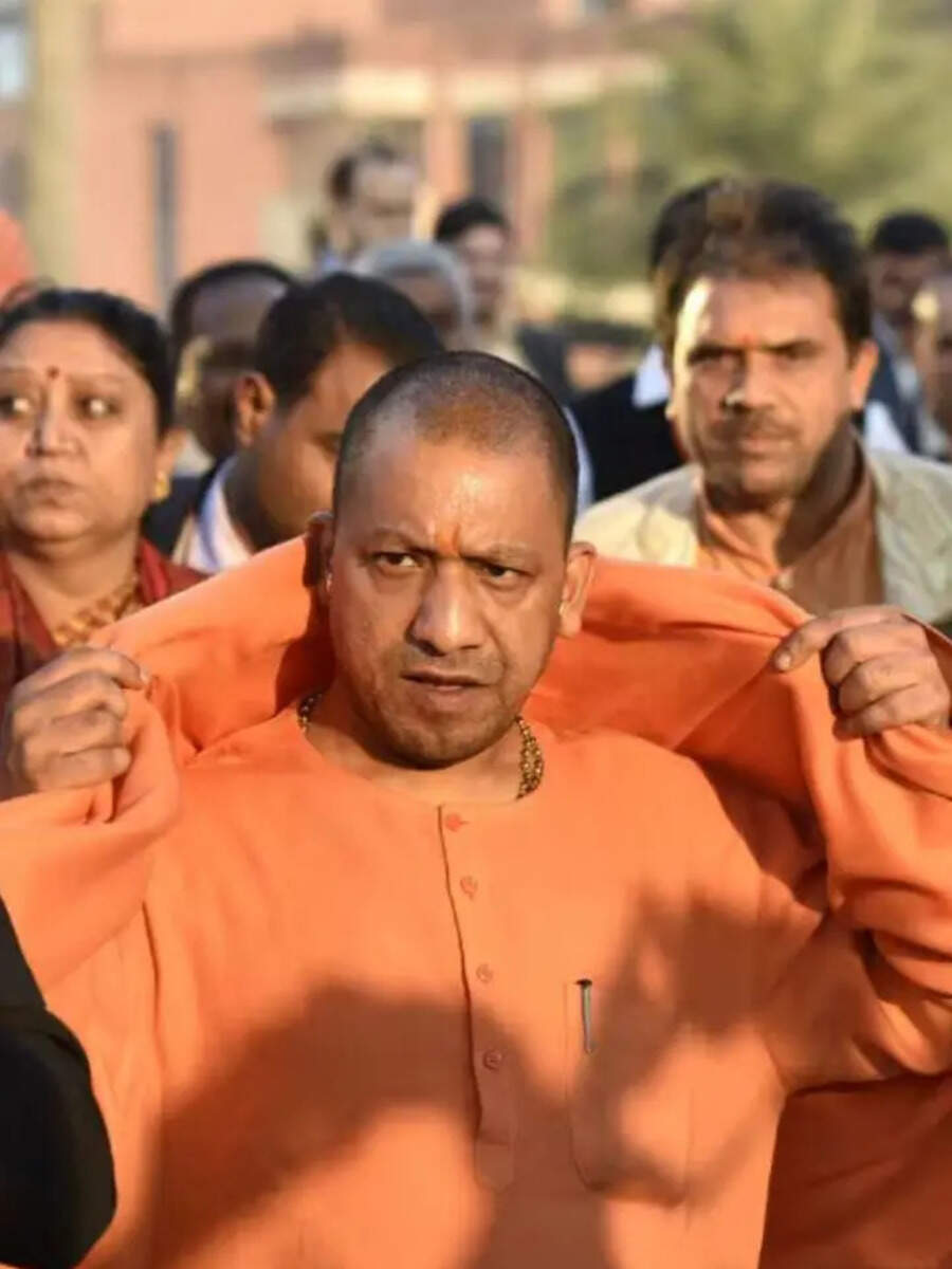 हर हाल में सुबह इतने बजे तक छोड़ देते हैं बिस्तर, CM योगी खाने में इन चीजों को छूते तक नहीं ...