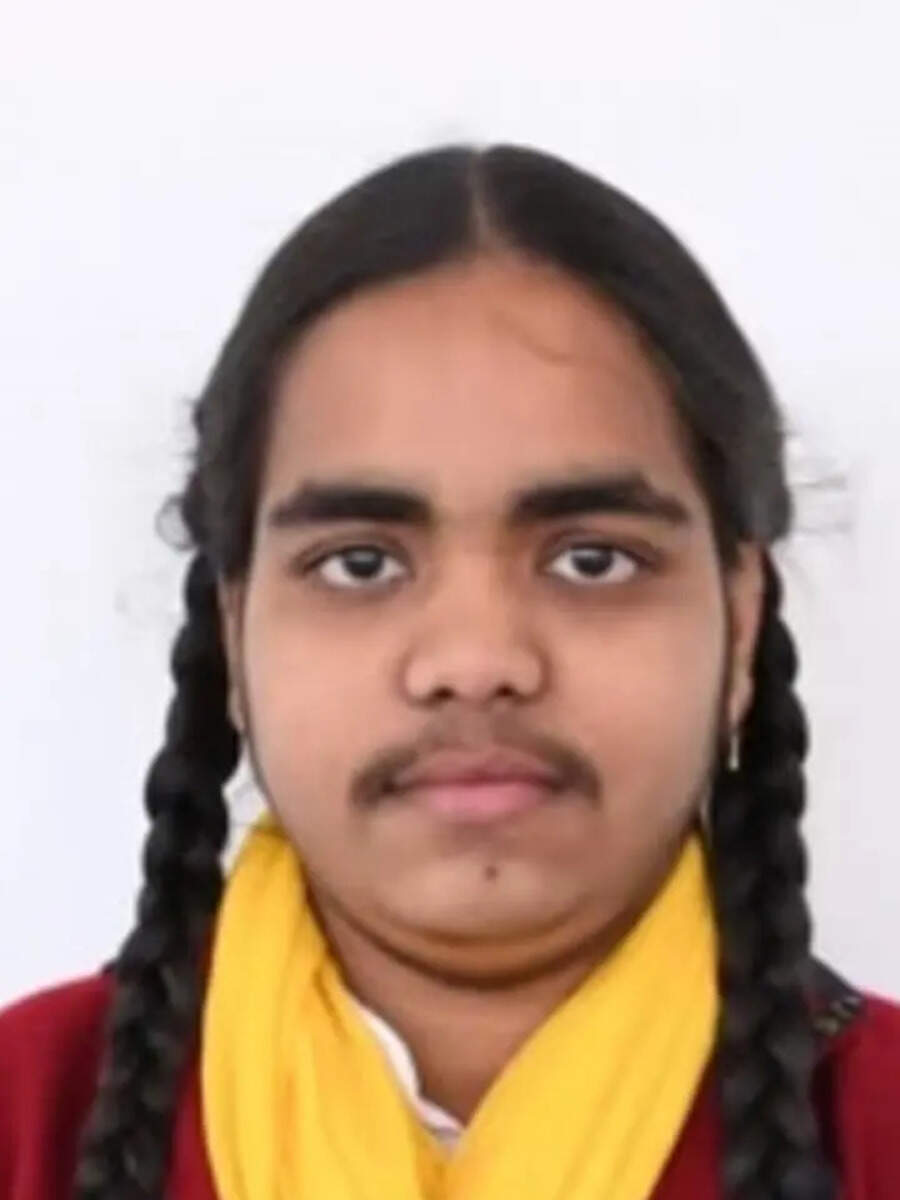 UP Board Exam result 2025: UP Board 10th topper Prachi Nigam ...