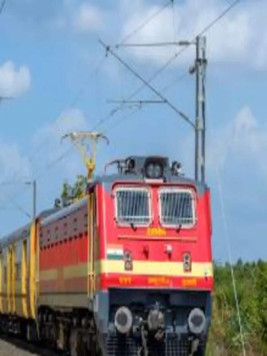 Train से सब लोग करते हैं सफर, लेकिन उसका पूरा नाम नहीं जानते होंगे ...