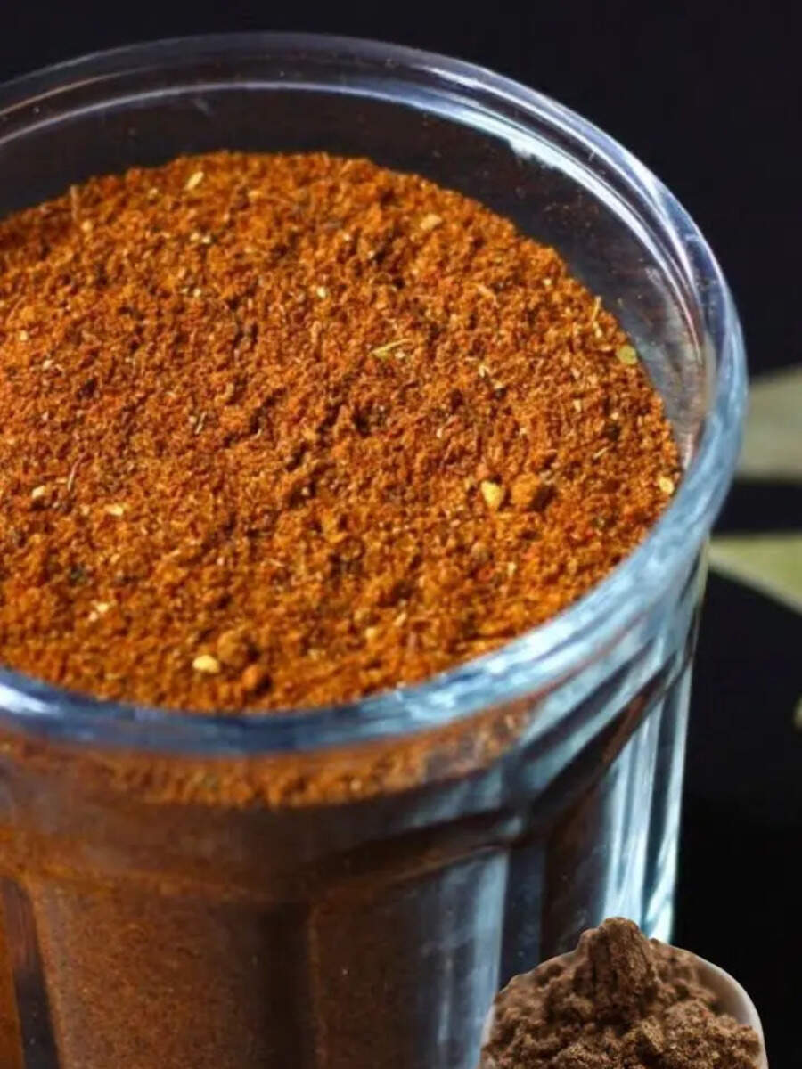 Biryani Powder Recipe: ಮನೆಯಲ್ಲಿಯೇ ತಯಾರಿಸಿ ರುಚಿಕರವಾದ ಬಿರಿಯಾನಿ ಪೌಡರ್ ...