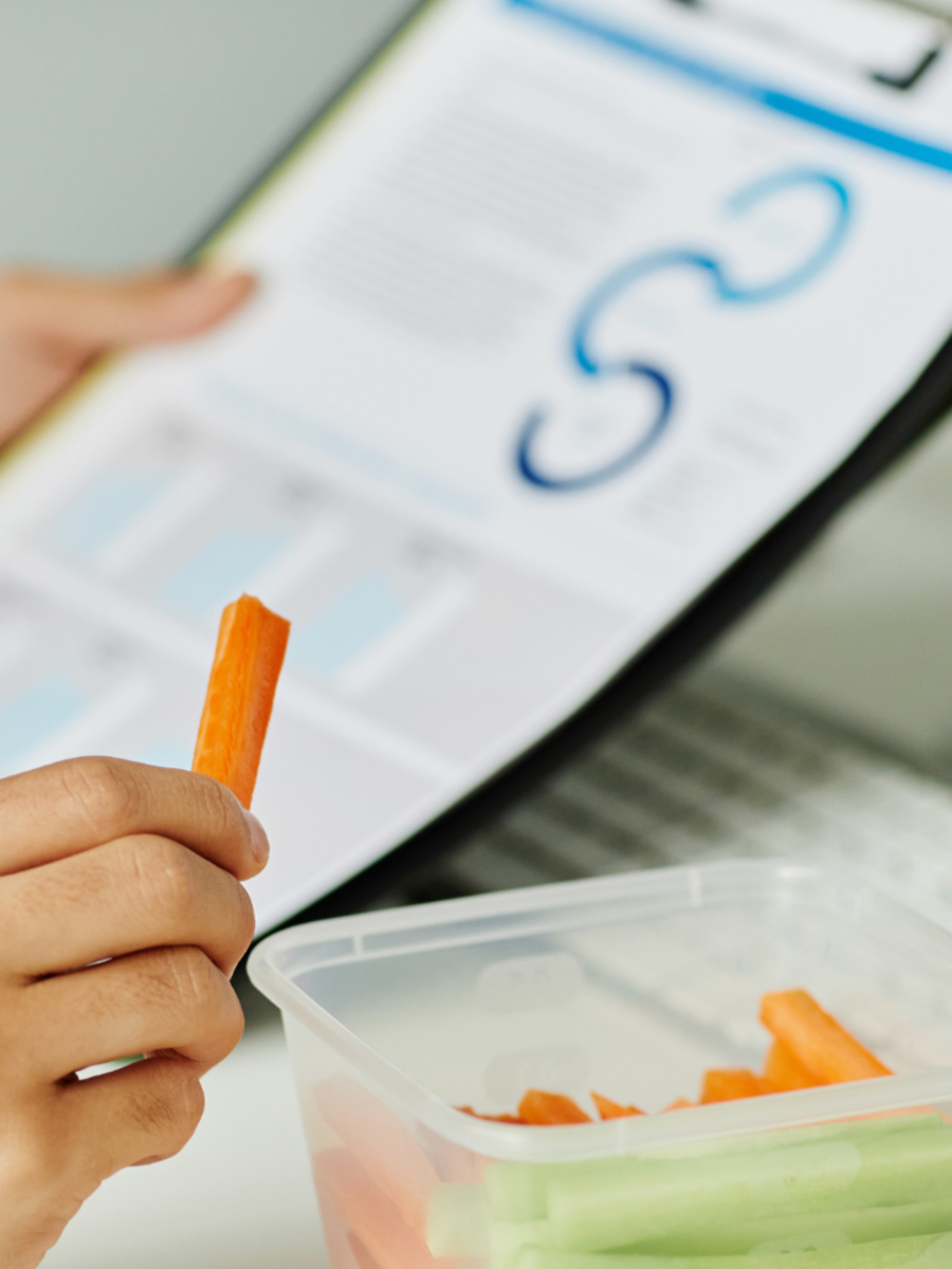 Mid-Work Healthy Snacks You Can Eat Throughout The Day | Health and Me