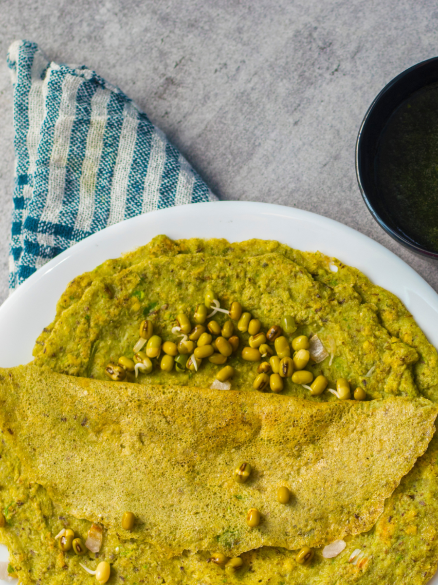 Mixed Veggie Sprouted Moong Chilla With Mint Chutney For Healthy ...
