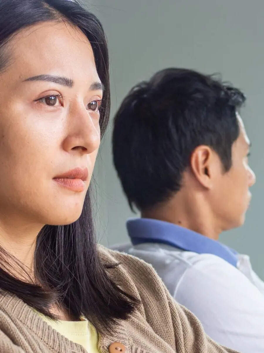 Signs Your Partner Is Having An Extra-Marital Affair | Times Now