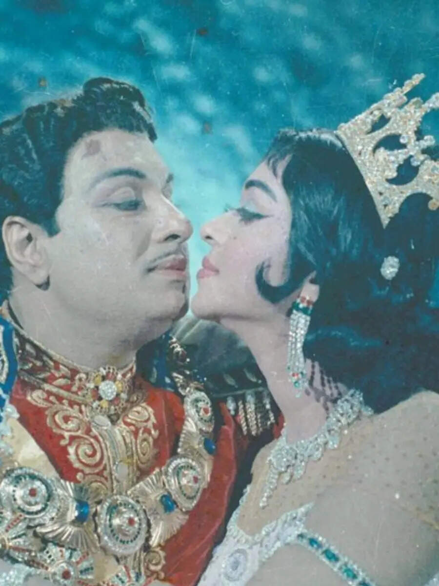 7 Iconic Films Of Saroja Devi And MGR To Watch On OTT | Times Now
