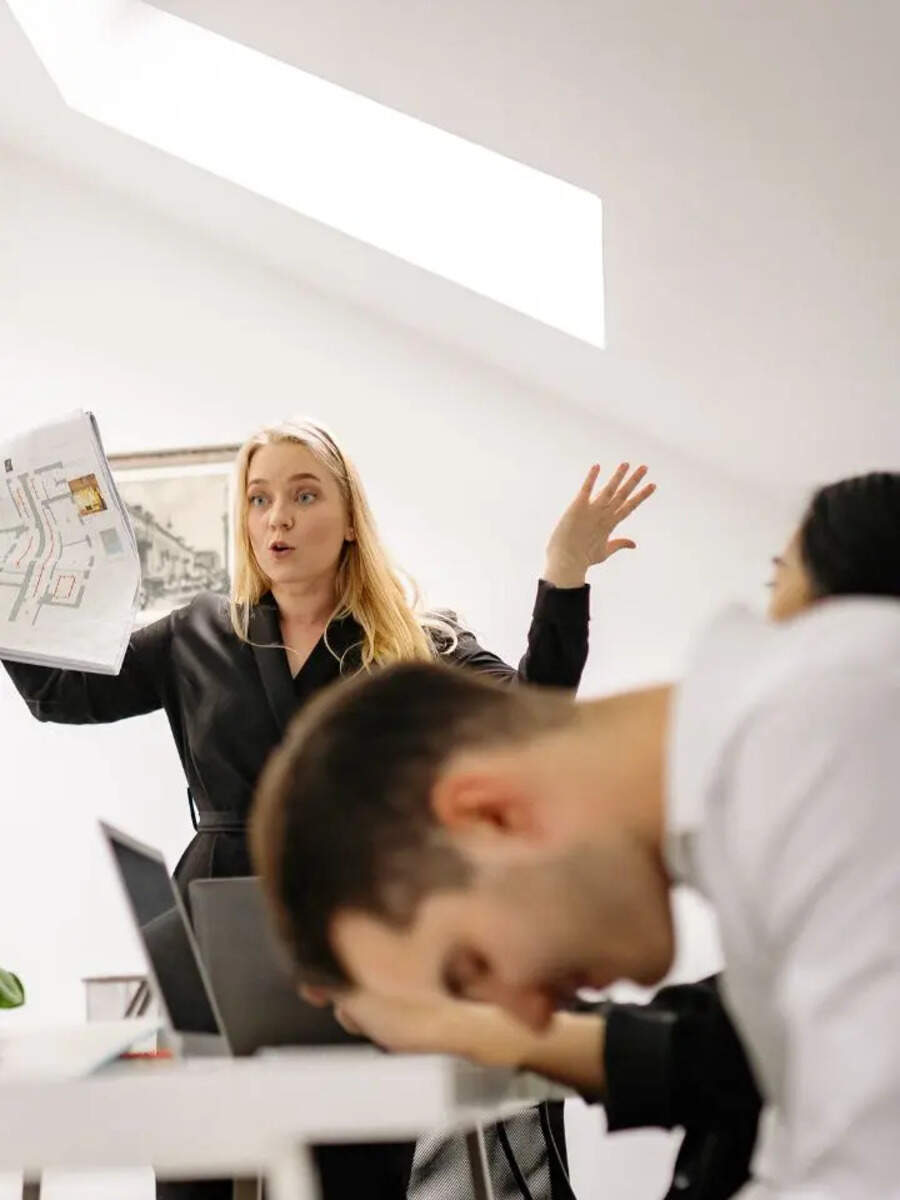 7 Red Flags That Show You’re Being Quietly Pushed Out Of Your Job ...