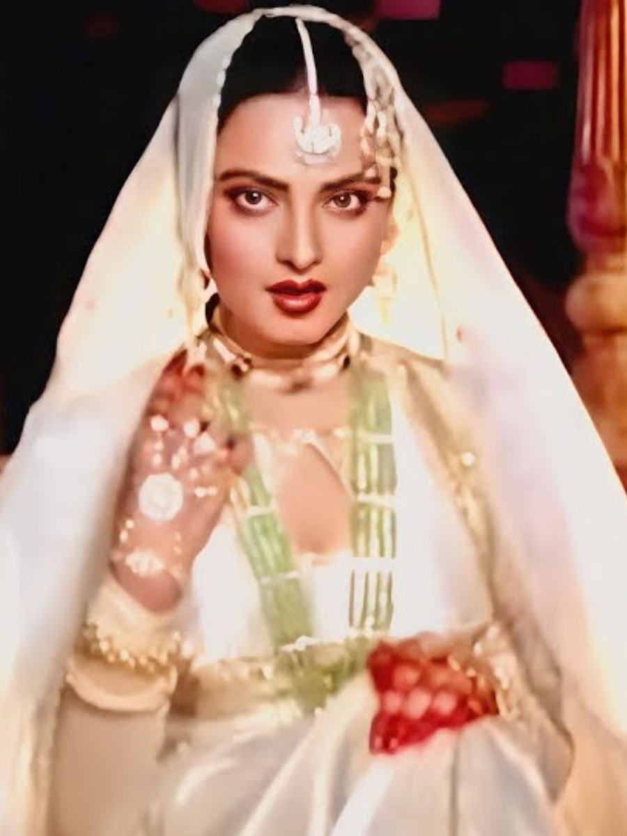 7 Most Soulful And Melodious Asha Bhosle Songs To Listen On Loop | Times Now