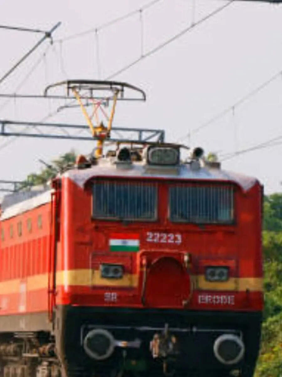 Why There Is No Toilet In Train Engine People Not Know- ट्रेन के इंजन में टॉयलेट क्यों नहीं होता ...