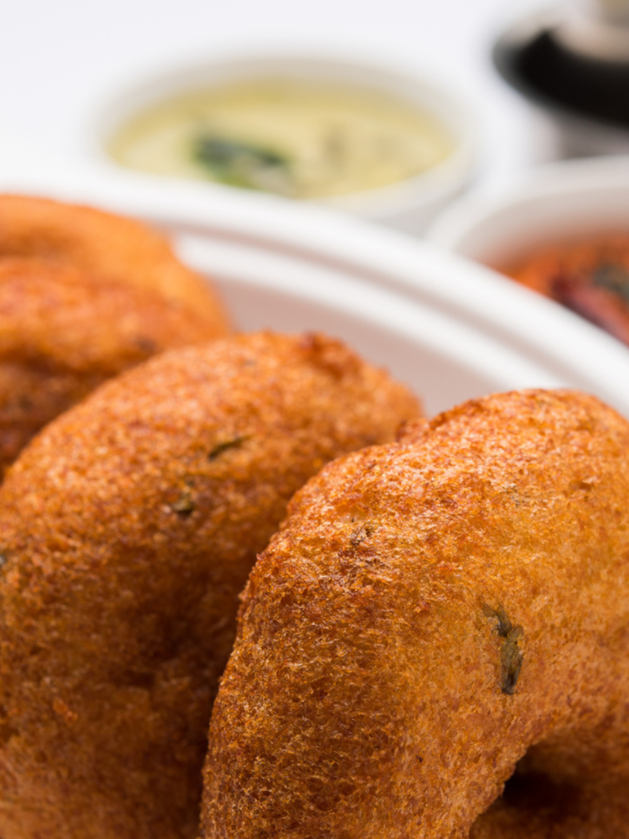 Medu Vada Recipe: ಎಣ್ಣೆಯಂಶ ಇಲ್ಲದ ಮೆದು ವಡಾ ಮಾಡುವುದು ಹೇಗೆ? | Times Now ...