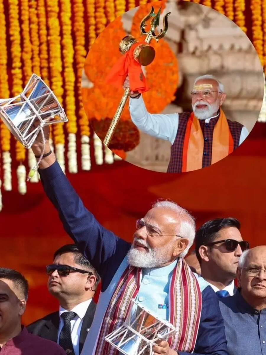pm narendra modi with damru trishul somnath mandir pm modi in mandir ...