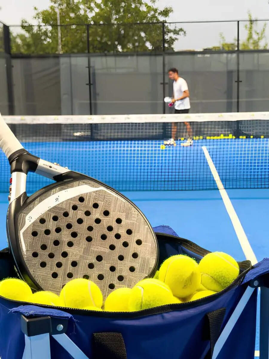 why tennis balls are in different colours red yellow green tennis ball ...