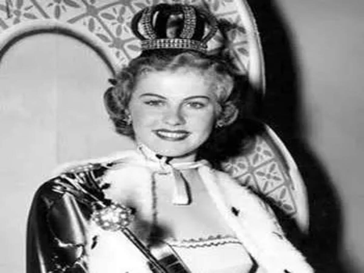 First Miss Universe gave up her crown for marriage